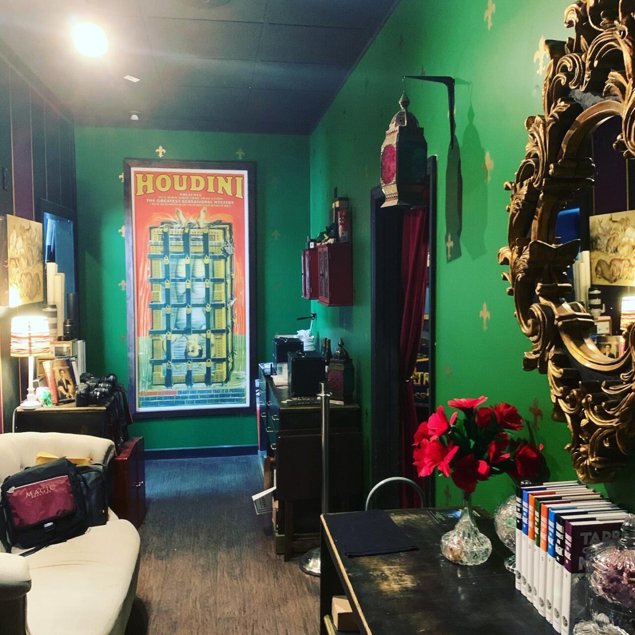 Theatre Magic - Learn Magic | incredible magic that anyone can do. A ...